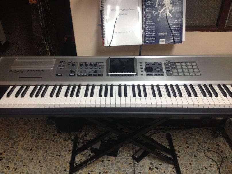 Sintetizador Roland Fantom X8 - The Music Site